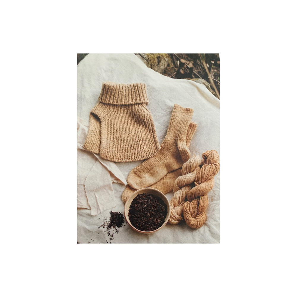 Strik og Plantefarvning - Uld, Krap og grønne blade - af Signe Siemsen