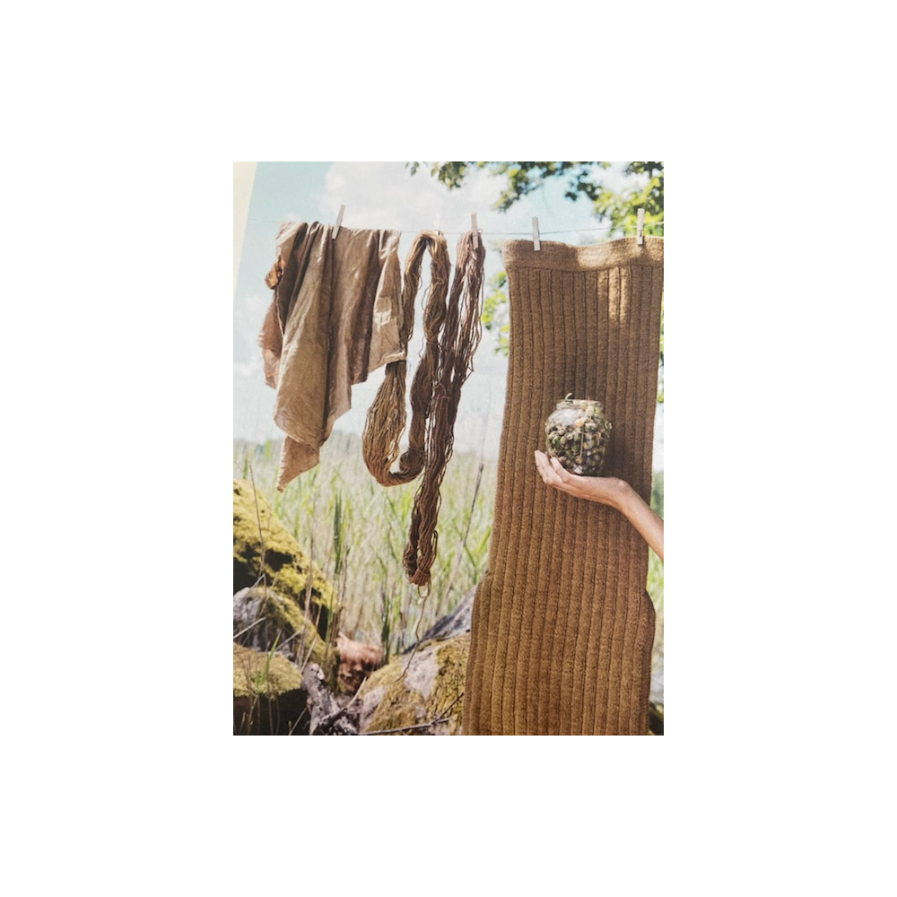 Strik og Plantefarvning - Uld, Krap og grønne blade - af Signe Siemsen